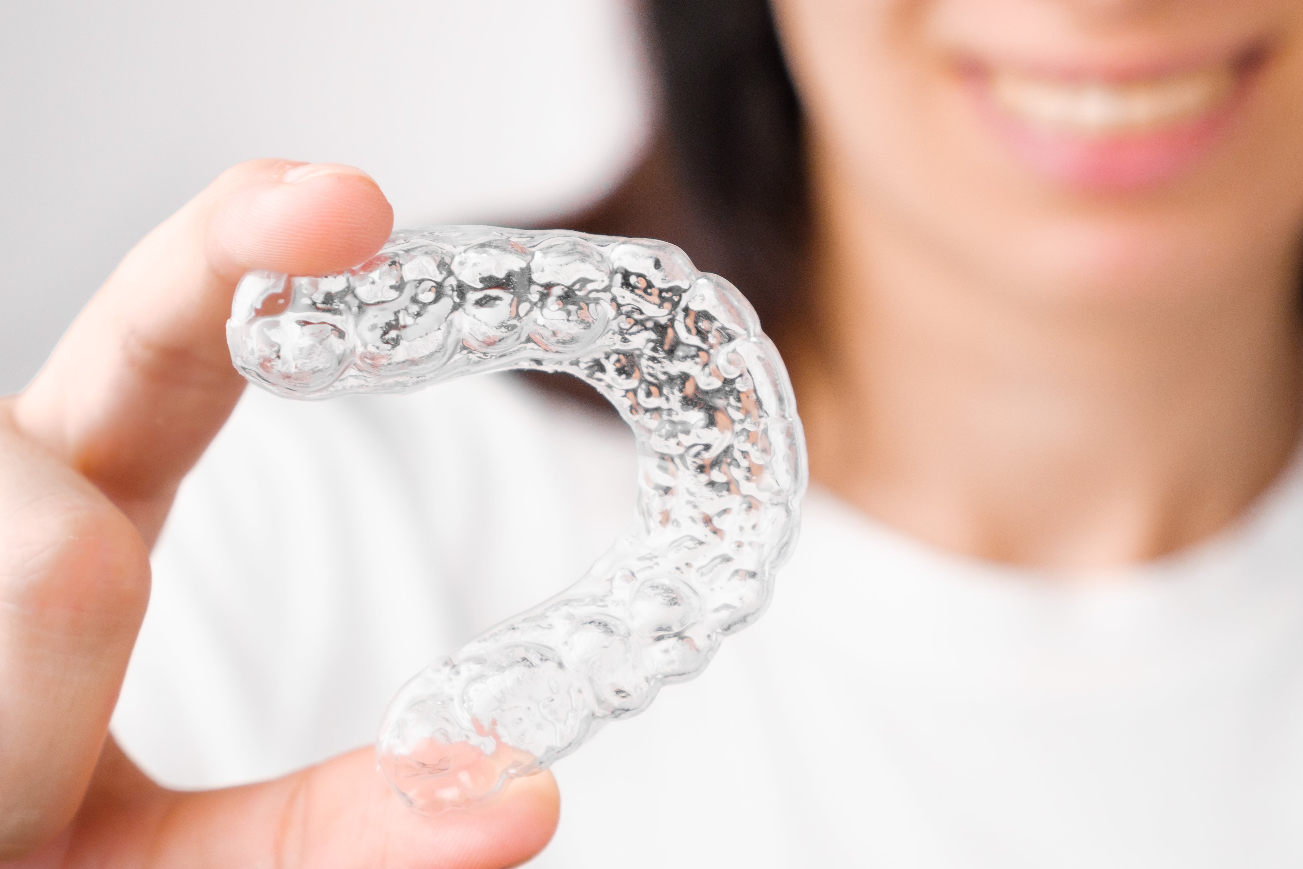 How to Fix Common Clear Aligner Problems: Pain, Fit & Speech Tips | Smileie